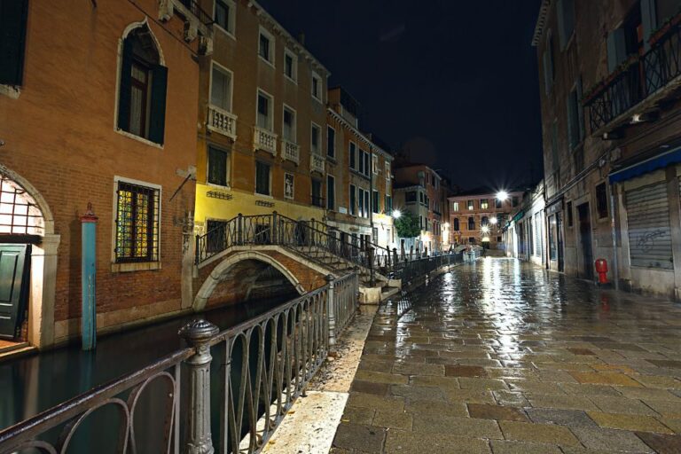 Things to Do in Venice at Night: Best Ideas & Tips - 2026